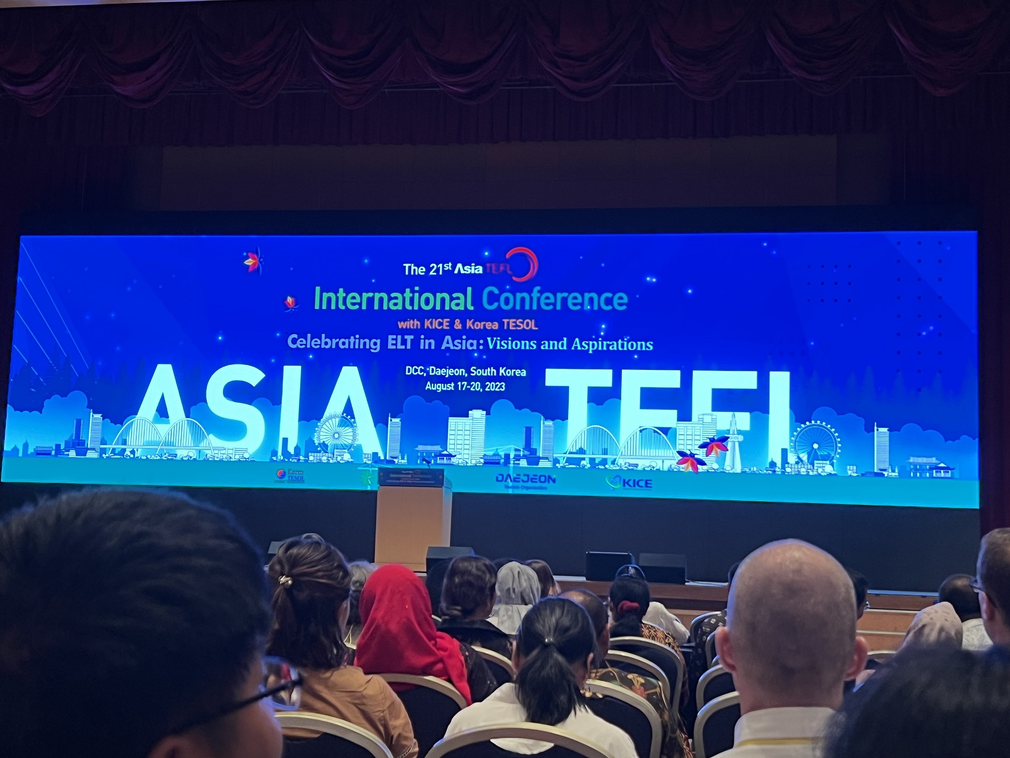 【教員海外出張レポート⑤】Asia TEFL 国際学会で共同発表を行いました | 拓殖大学 外国語学部